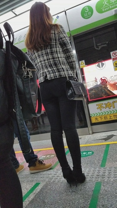 链接：https://pan.baidu.com/s/13c6TL9dBnAjfCb21UV1Ngw 密码：y65s - 悟空街拍收藏大师